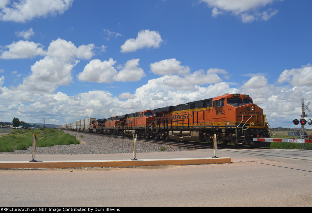 BNSF 8043